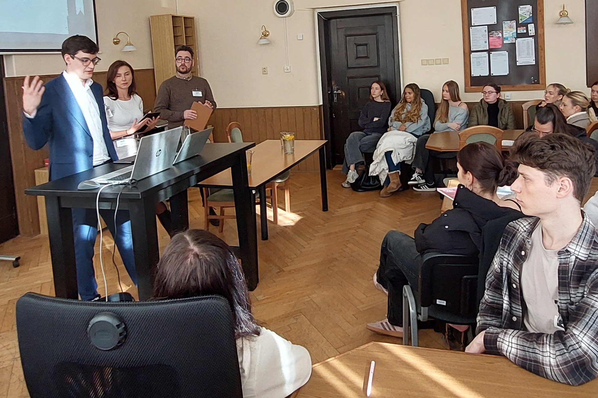 Beseda s pracovníky britského velvyslanectví v Praze - Obchodní ...